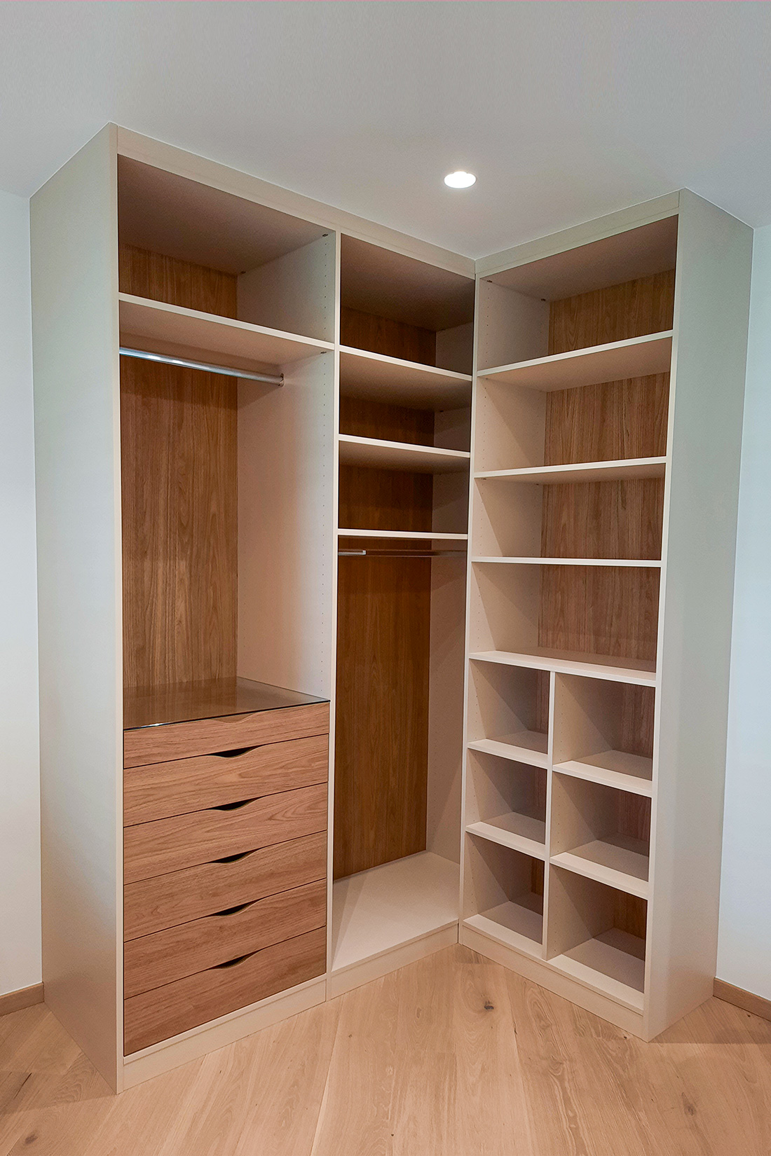 Le dressing ouvert en L de Chloé