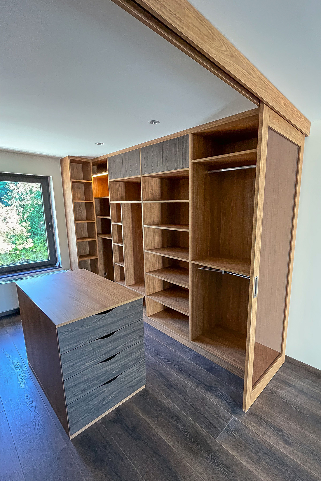 Le dressing avec ilot central de la famille Firre